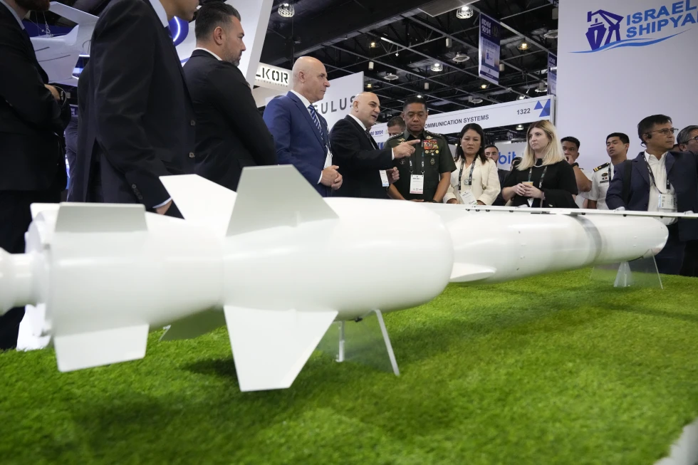 CHINA SAYS PHILIPPINE PLAN TO DEPLOY MIDRANGE MISSILES WOULD BE ...