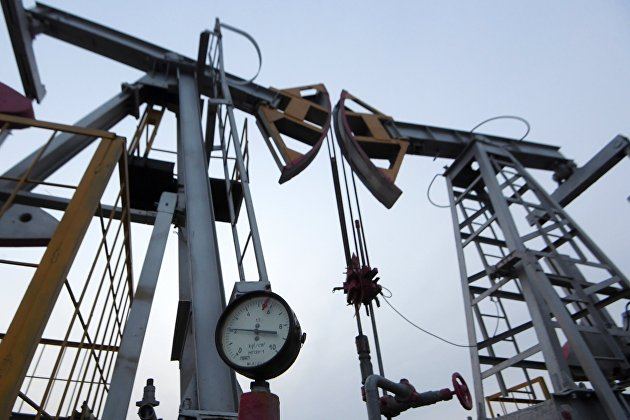 TURKMEN STATE CONCERN DRILLING NEW OIL AND GAS WELL
