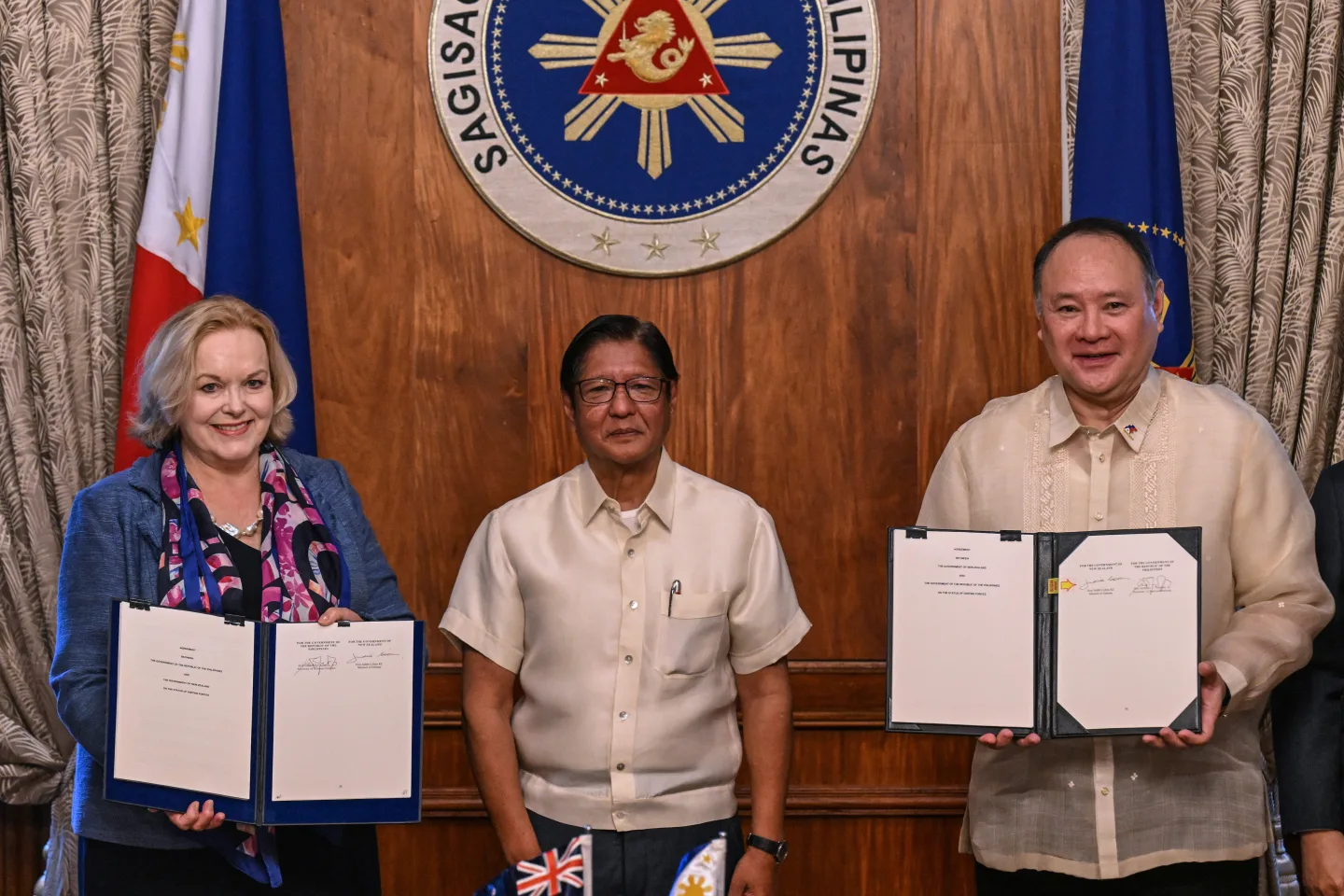 PHILIPPINES SIGNS MILITARY PACT WITH NEW ZEALAND TO WIDEN ALLIANCES ...
